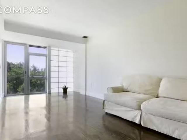 th Avenue, 4 D, Queens, NY 11102