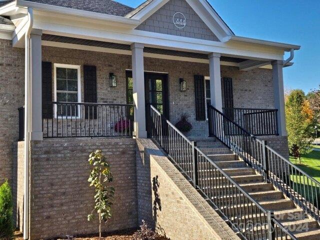 Th Avenue Cir Nw, Hickory, Home For Sale