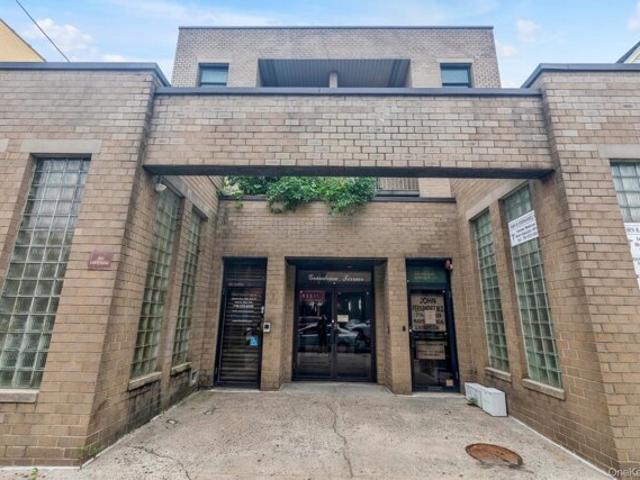 Th Pl Unit R, Maspeth, Condo For Sale
