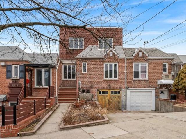 Th Pl, Middle Village, Home For Sale