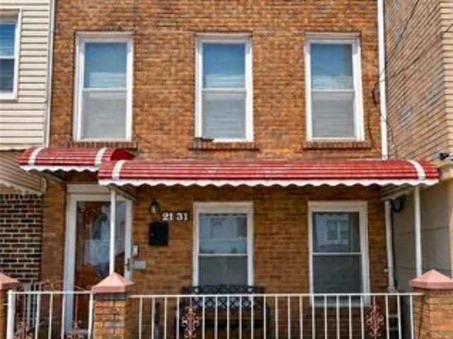 Th Rd, Astoria, Home For Sale