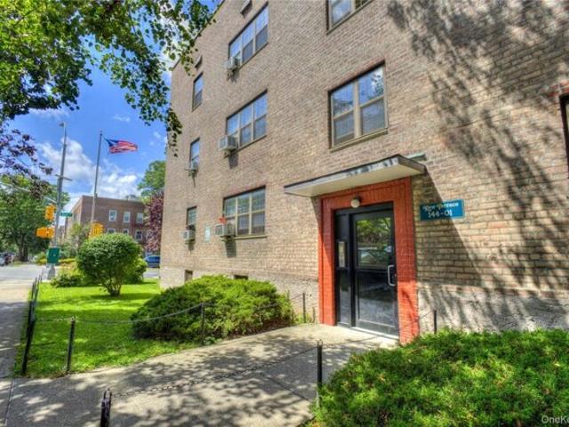 Th Rd Apt B, Kew Gardens Hills, Property For Sale