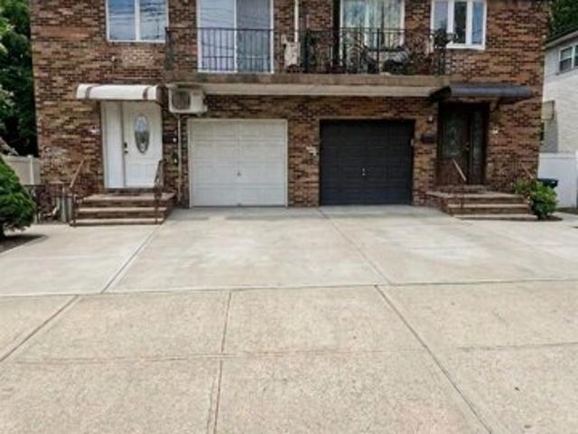 Th Rd, Bayside, Home For Sale