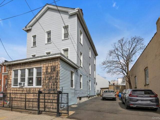 Th Rd, College Point, Home For Sale