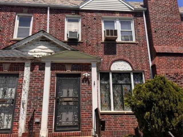Th Rd, Flushing, Home For Sale