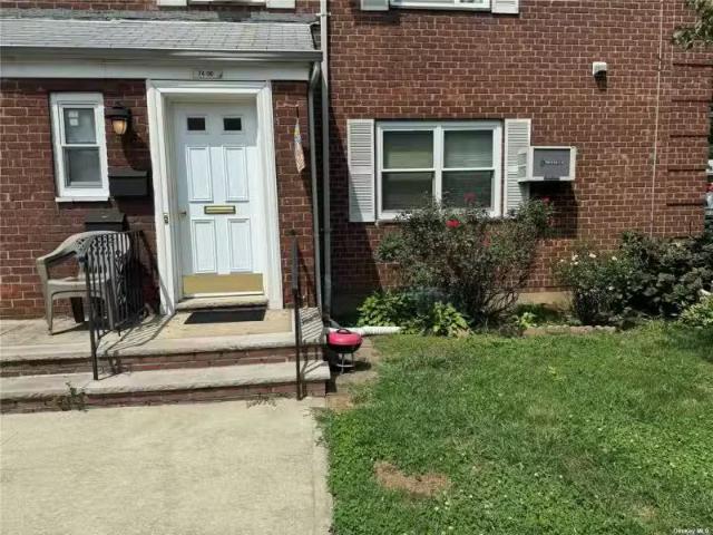 TH ST # 1, GLEN OAKS, NY 11004 Single Family Residence For Sal.
