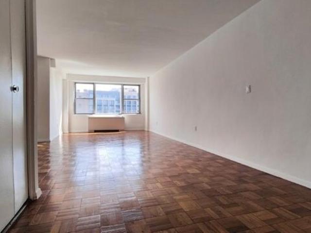 Th St Unit O, Flushing, Property For Sale