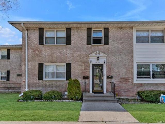 Th St Unit A, New Hyde Park, Property For Sale