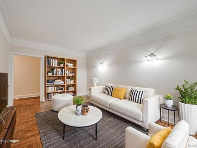 Th St Unit A, Sunnyside, Property For Sale