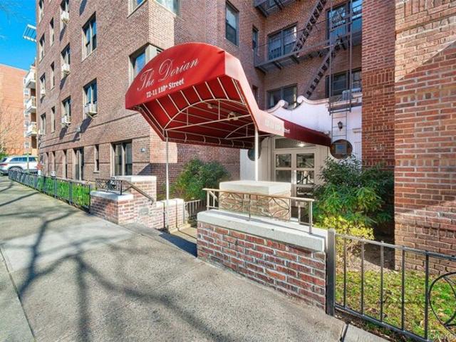 Th St Unit B, Forest Hills, Property For Sale