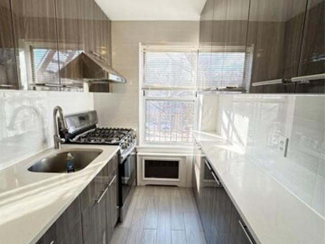Th St Unit B, Flushing, Property For Sale
