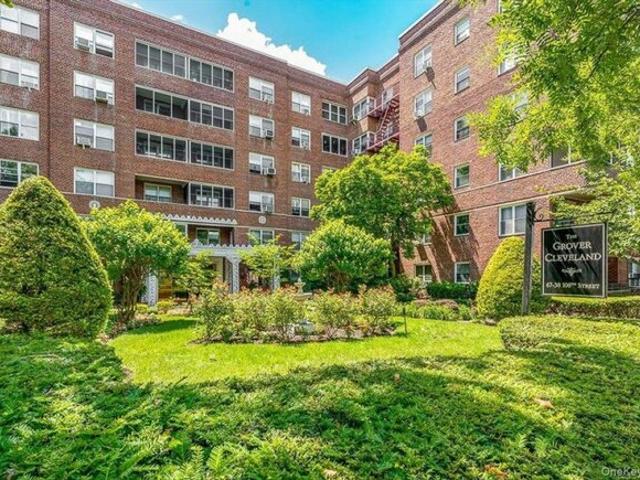 Th St Unit C, Forest Hills, Property For Sale