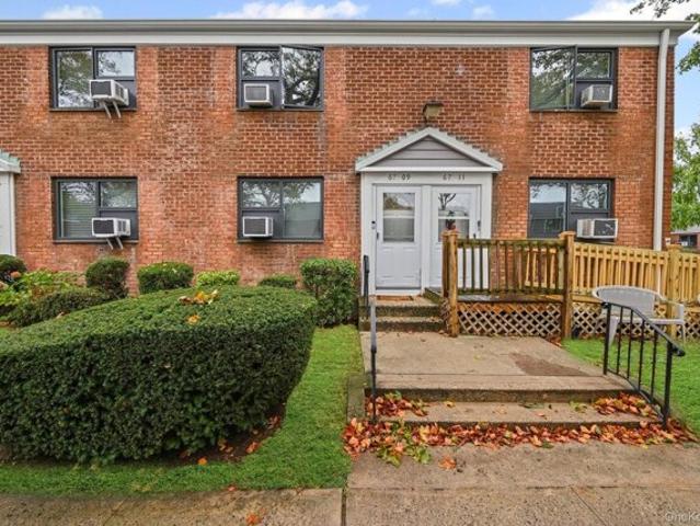 Th St Unit Duplex, Oakland Gardens, Property For Sale