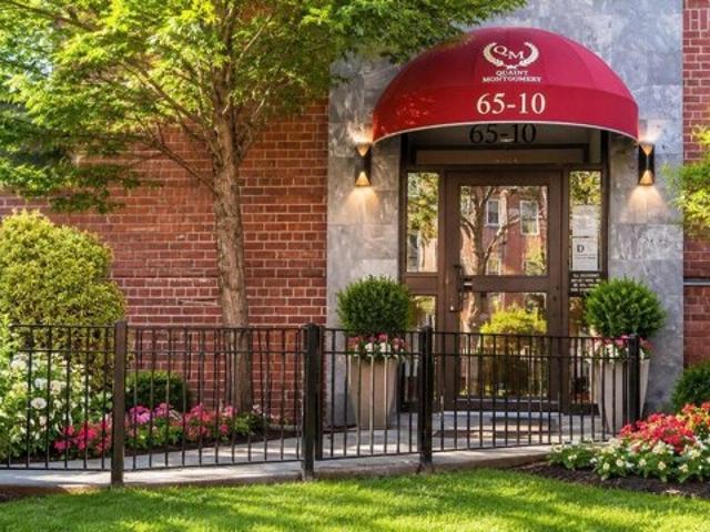 Th St Unit F, Forest Hills, Property For Sale