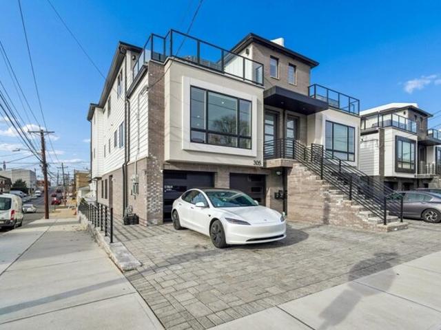 Th St Unit,fairview, Condo For Sale