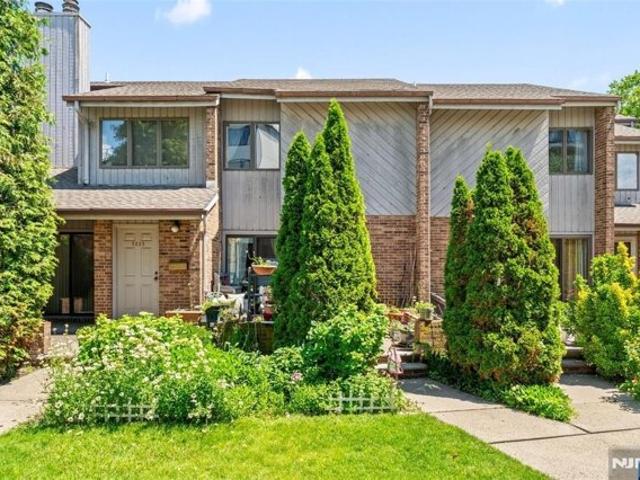 Th St Unit,fort Lee, Home For Sale