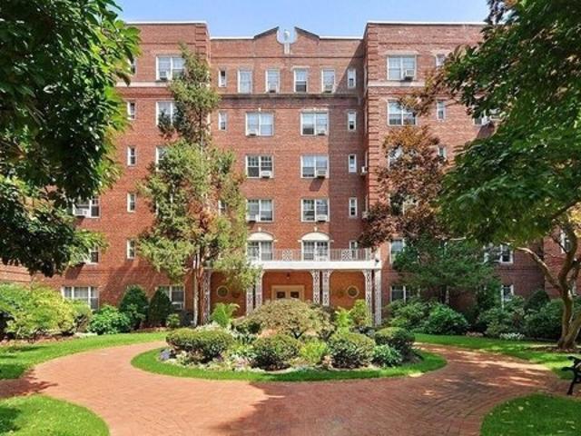 Th St Unit K, Forest Hills, Property For Sale