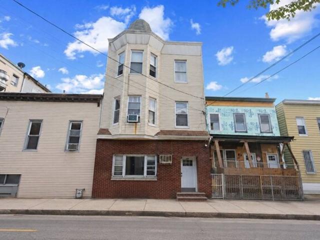 Th St, Union City, Home For Sale
