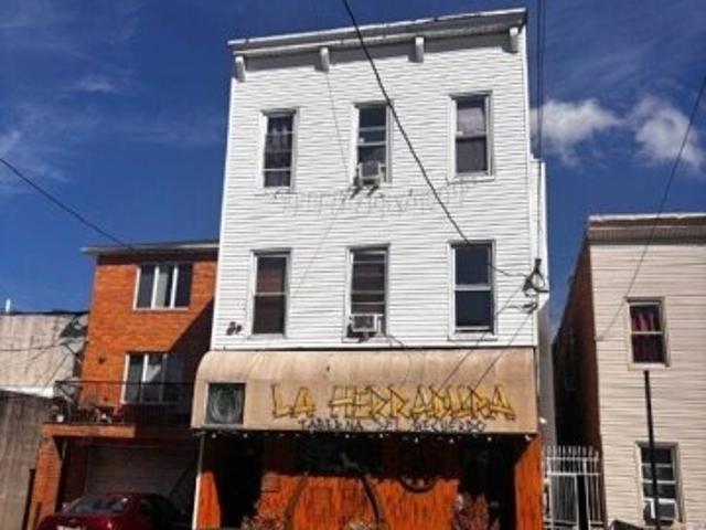 Th St, Union City, Home For Sale