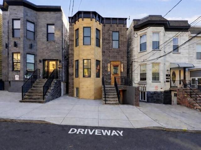 Th St, Union City, Home For Sale