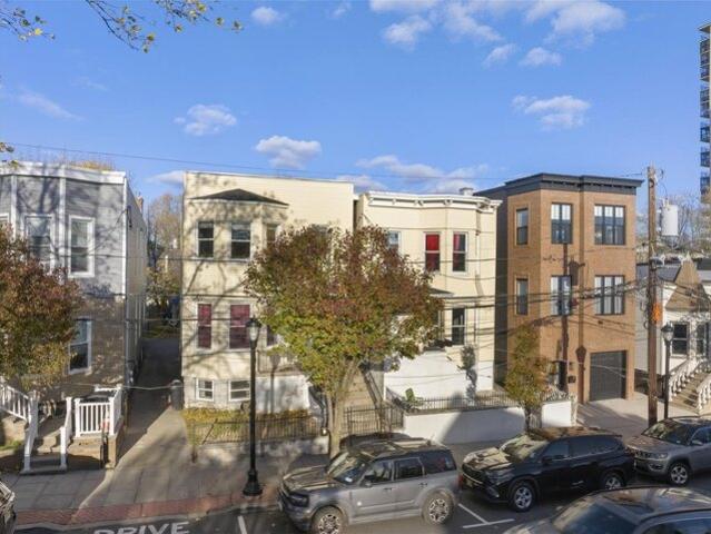 Th St, Union City, Home For Sale