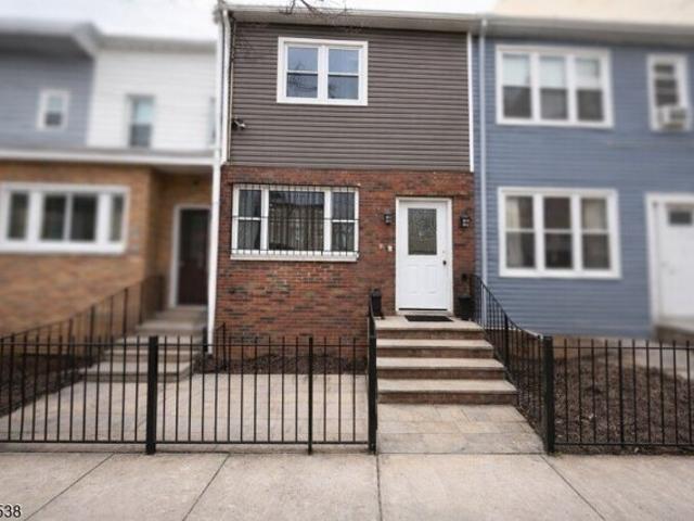 Th St, Union City, Home For Sale