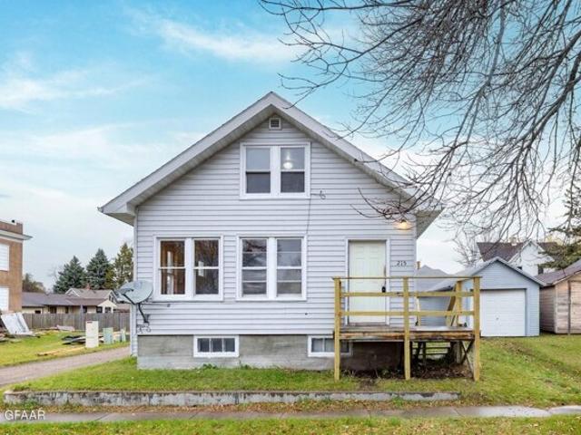 Th St W, Thief River Falls, Home For Sale