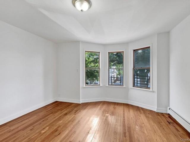 Th St, Woodhaven, Home For Sale