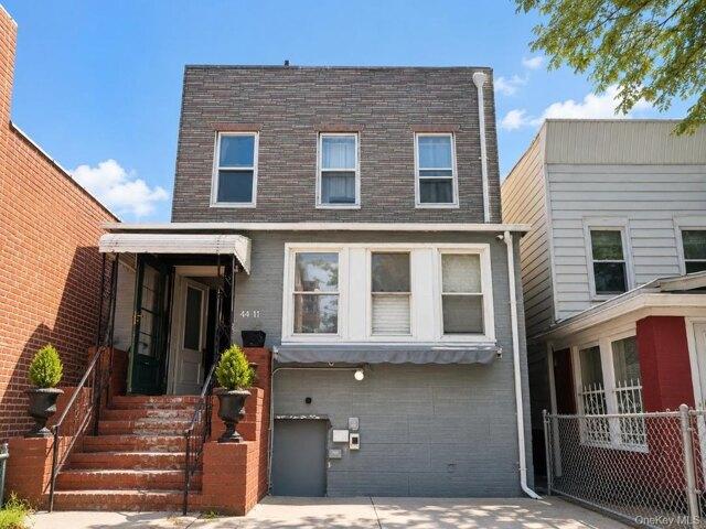 Th St, Woodside, Home For Sale