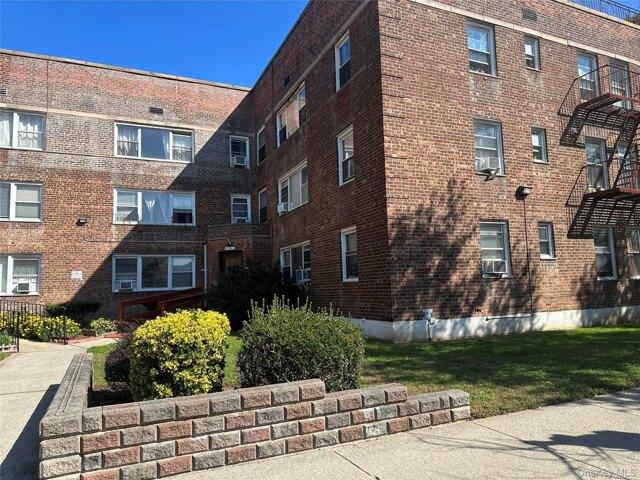 Th St Apt C, Flushing, Property For Sale