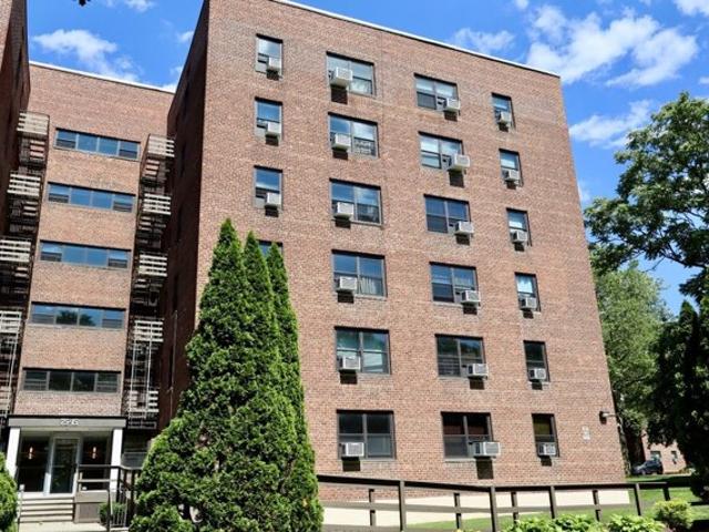 Th St Apt B, Bayside, Property For Sale