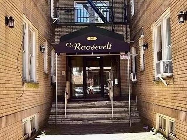 Th St Apt E, Union City, Condo For Sale
