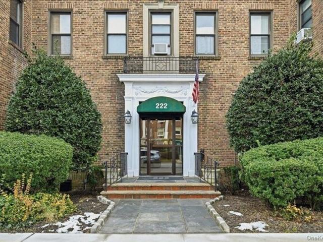 Th St Apt K, Garden City, Condo For Sale