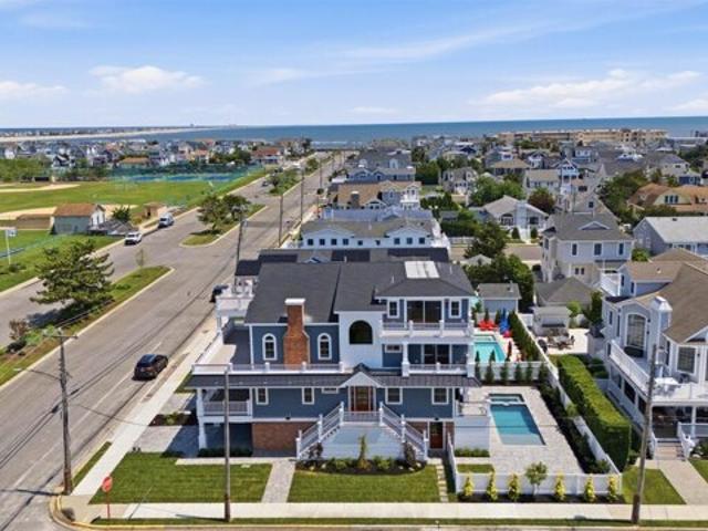 Th St, Avalon, Home For Sale