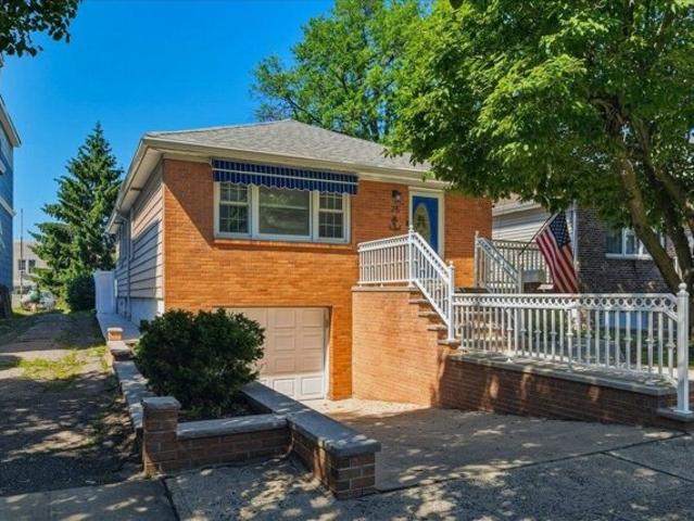 Th St, Bayonne, Home For Sale