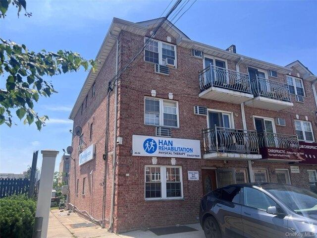 Th St, Bayside, Home For Sale