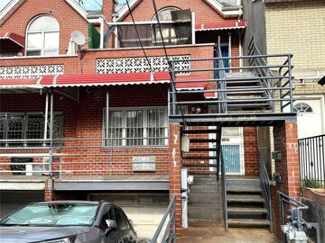 Th St, College Point, Home For Sale