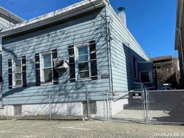 Th St, College Point, Home For Sale