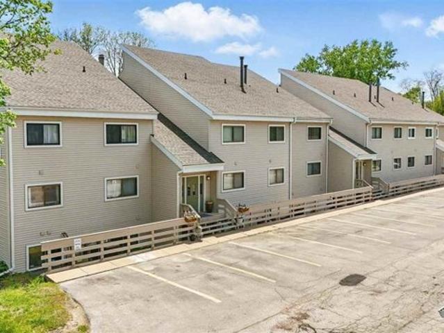 Th St Dr Se Apt,cedar Rapids, Condo For Sale