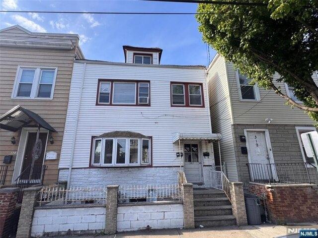 Th St, Elizabeth, Home For Sale