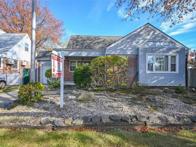 Th St, Fresh Meadows, Home For Sale