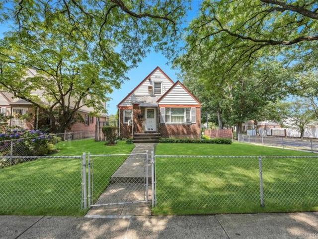 Th St, Glen Oaks, Home For Sale