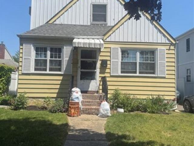 Th St, Glen Oaks, Home For Sale