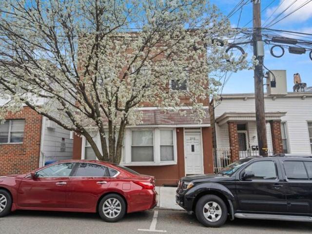 Th St, Guttenberg, Home For Sale