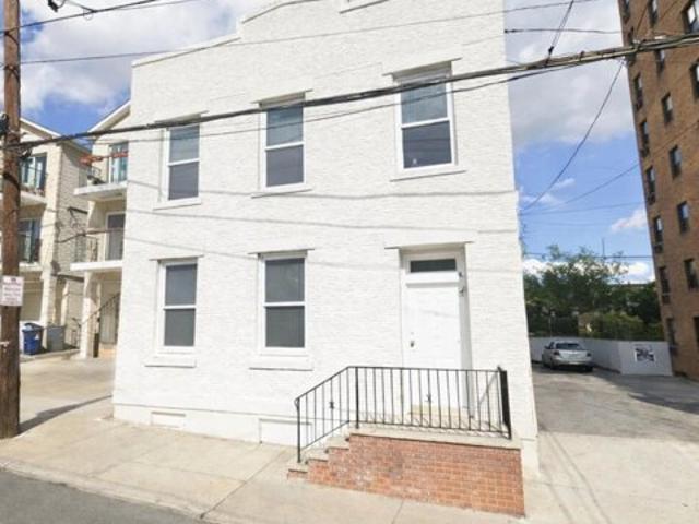 Th St, Guttenberg, Home For Sale