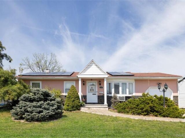 Th St, Hicksville, Home For Sale