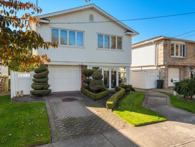 Th St, Howard Beach, Home For Sale