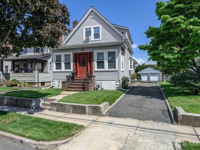 Th St, Lyndhurst, Home For Sale