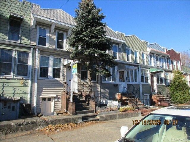 Th St, Maspeth, Home For Sale