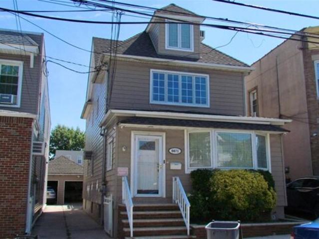 Th St, Middle Village, Home For Sale